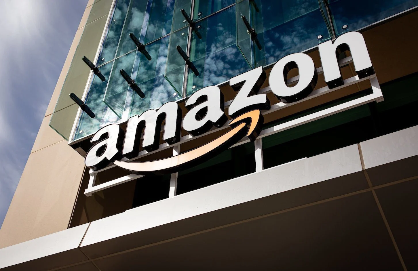 Amazon pledges to tackle fake reviews - UKTN
