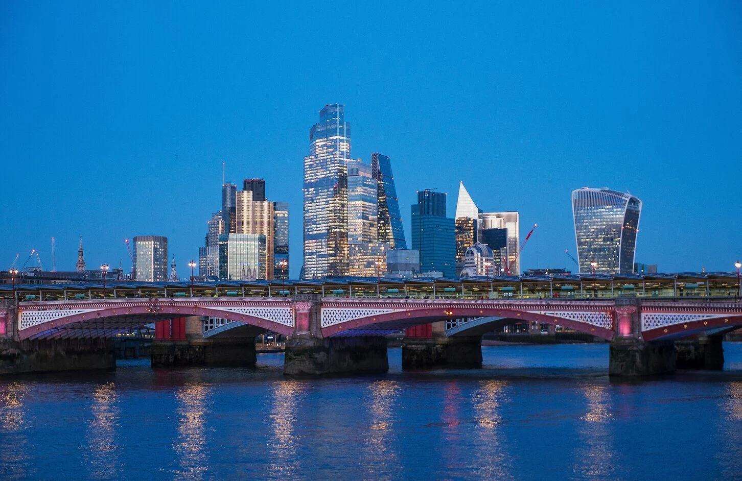 Starling’s SaaS business celebrates new London HQ with hiring spree - UKTN